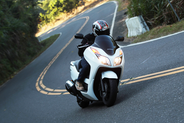 [優惠訊息] HONDA NSS 300 零頭款、40期零利率專案啟動 - Bike IN 機車資訊網